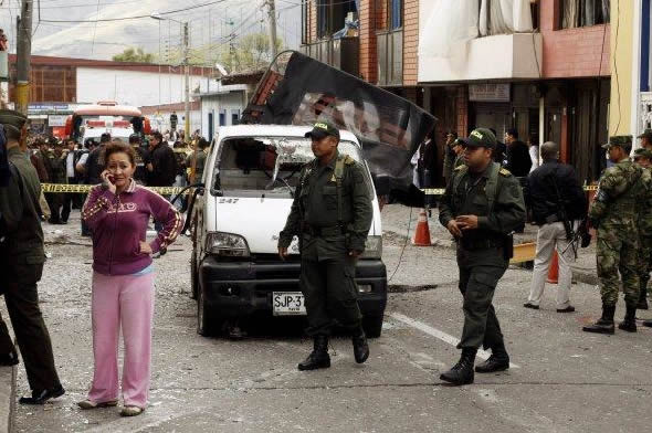 Explosión frente a sede del DAS