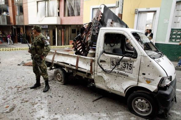 Explosión frente a sede del DAS